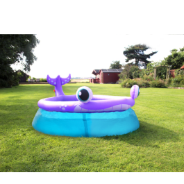 paddling pool with sprinkler
